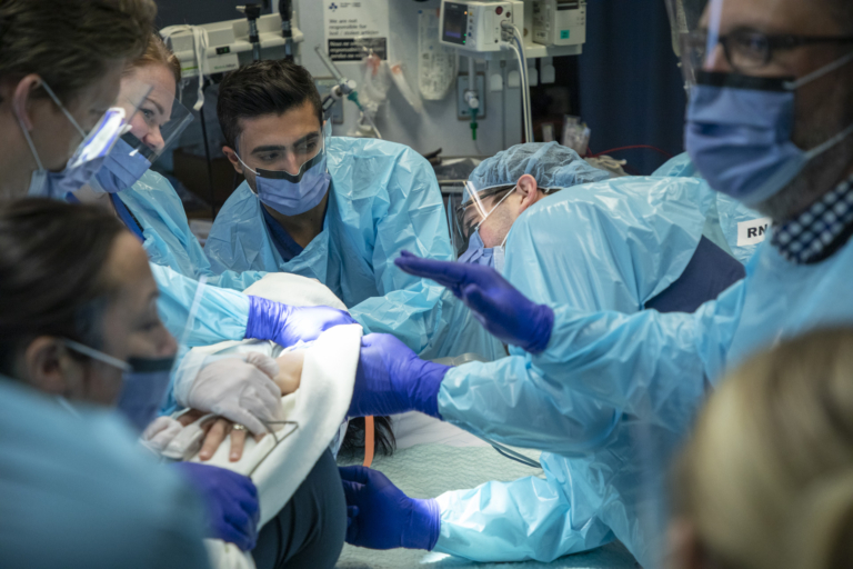 Une journée dans la vie d’un chirurgien en traumatologie | L’Hôpital d ...